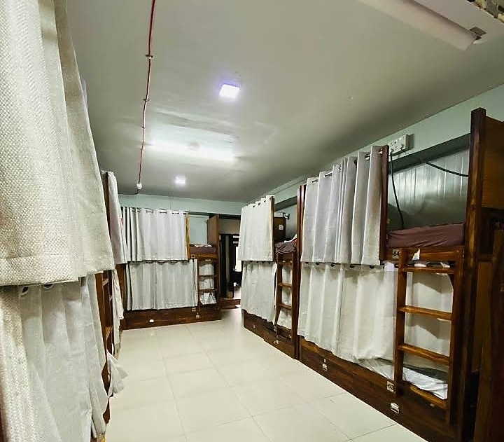 Homestay AC Dormitory at Kashmiri Gate 100% Money Back 𝗕𝗢𝗢𝗞 Delhi ...