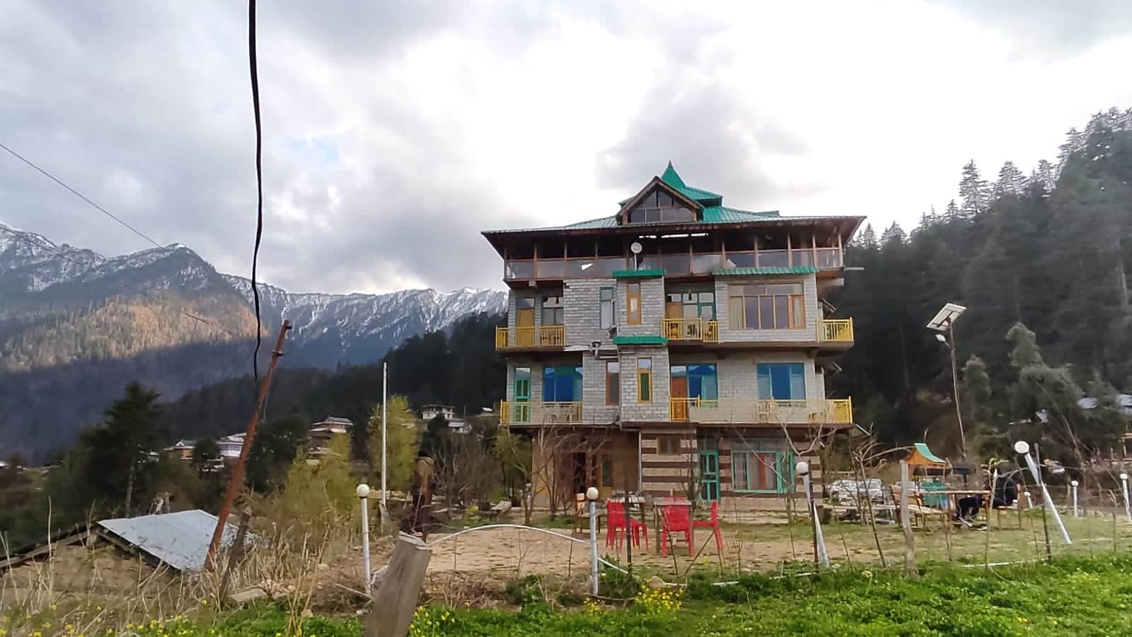 Zostel Shangarh 𝗕𝗢𝗢𝗞 Sainj Hostel 𝘄𝗶𝘁𝗵 𝗙𝗥𝗘𝗘 𝗖𝗮𝗻𝗰𝗲𝗹𝗹𝗮𝘁𝗶𝗼𝗻