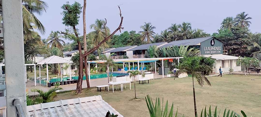 Foxoso LA Beach Resort | Goa Resort BOOK @ ₹1