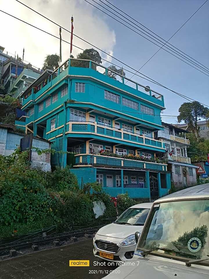 Dolma Inn 𝗕𝗢𝗢𝗞 Darjeeling Homestay 𝘄𝗶𝘁𝗵 𝗙𝗥𝗘𝗘 𝗖𝗮𝗻𝗰𝗲𝗹𝗹𝗮𝘁𝗶𝗼𝗻