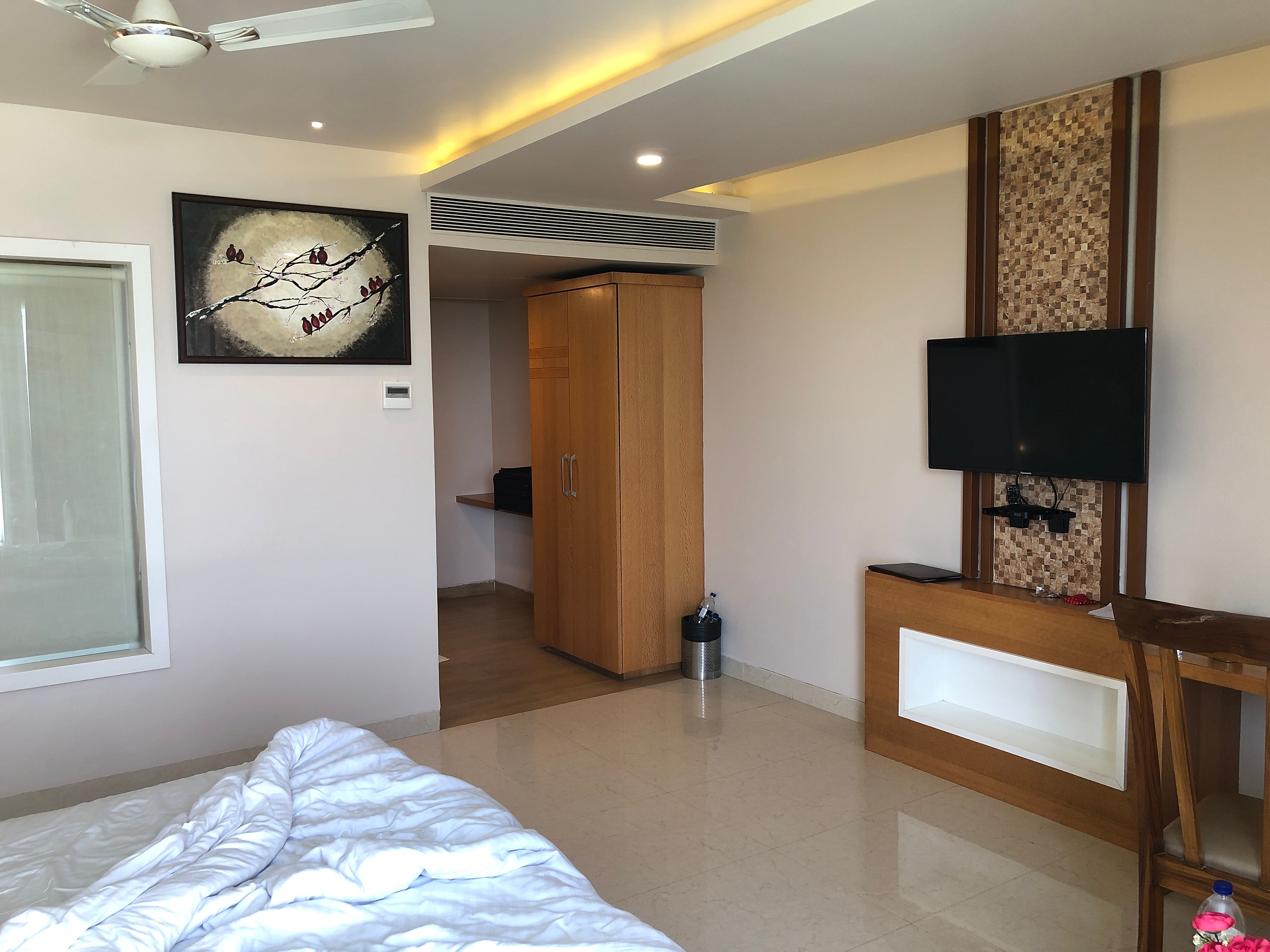 Hotel Kanha's Palm Springs 100% Money Back | Bhopal Hotel BOOK @ ₹1