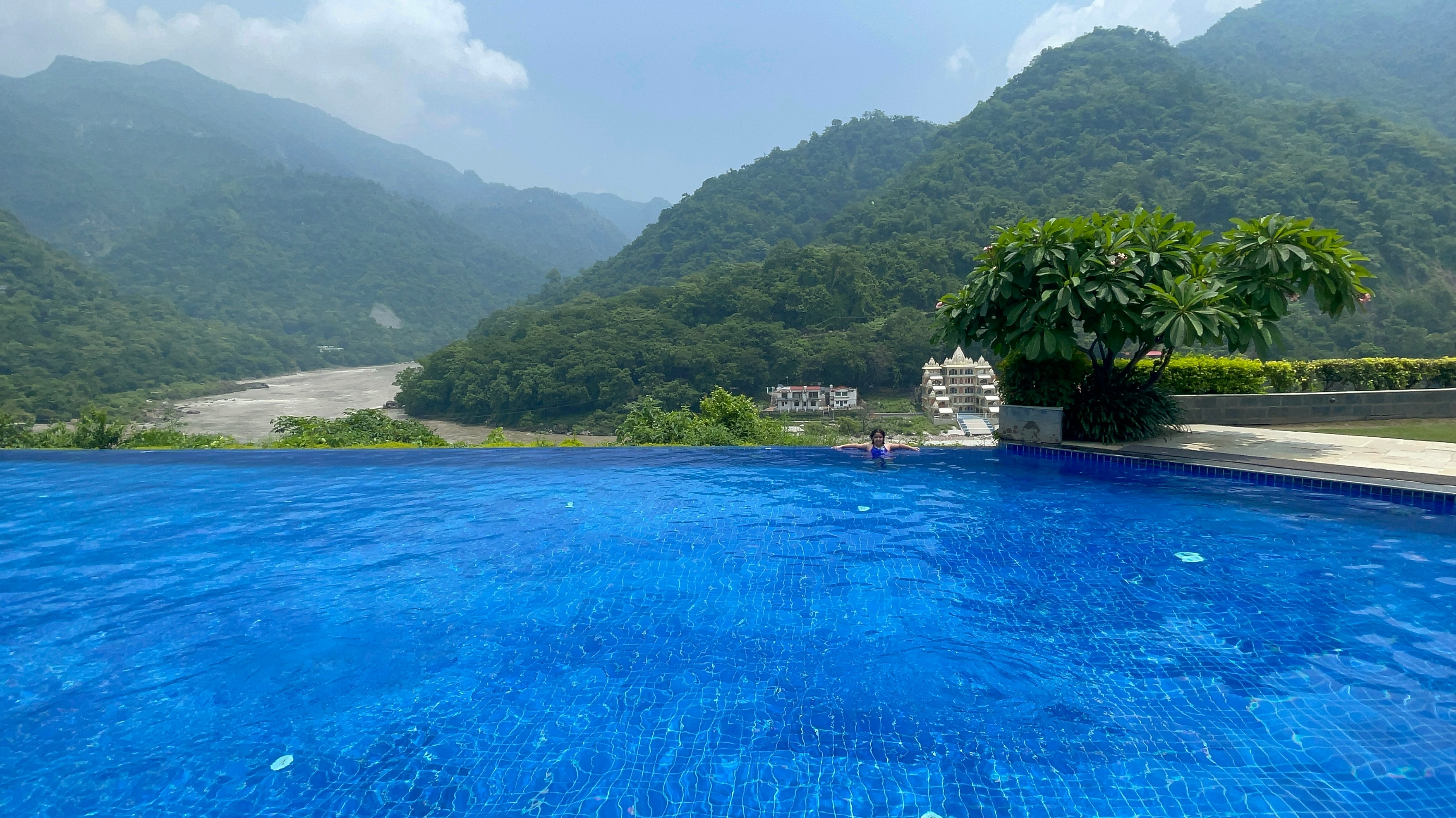 Aloha Ganges View 1BHK apartment and Infinity Pool by Alka 𝗕𝗢𝗢𝗞 ...