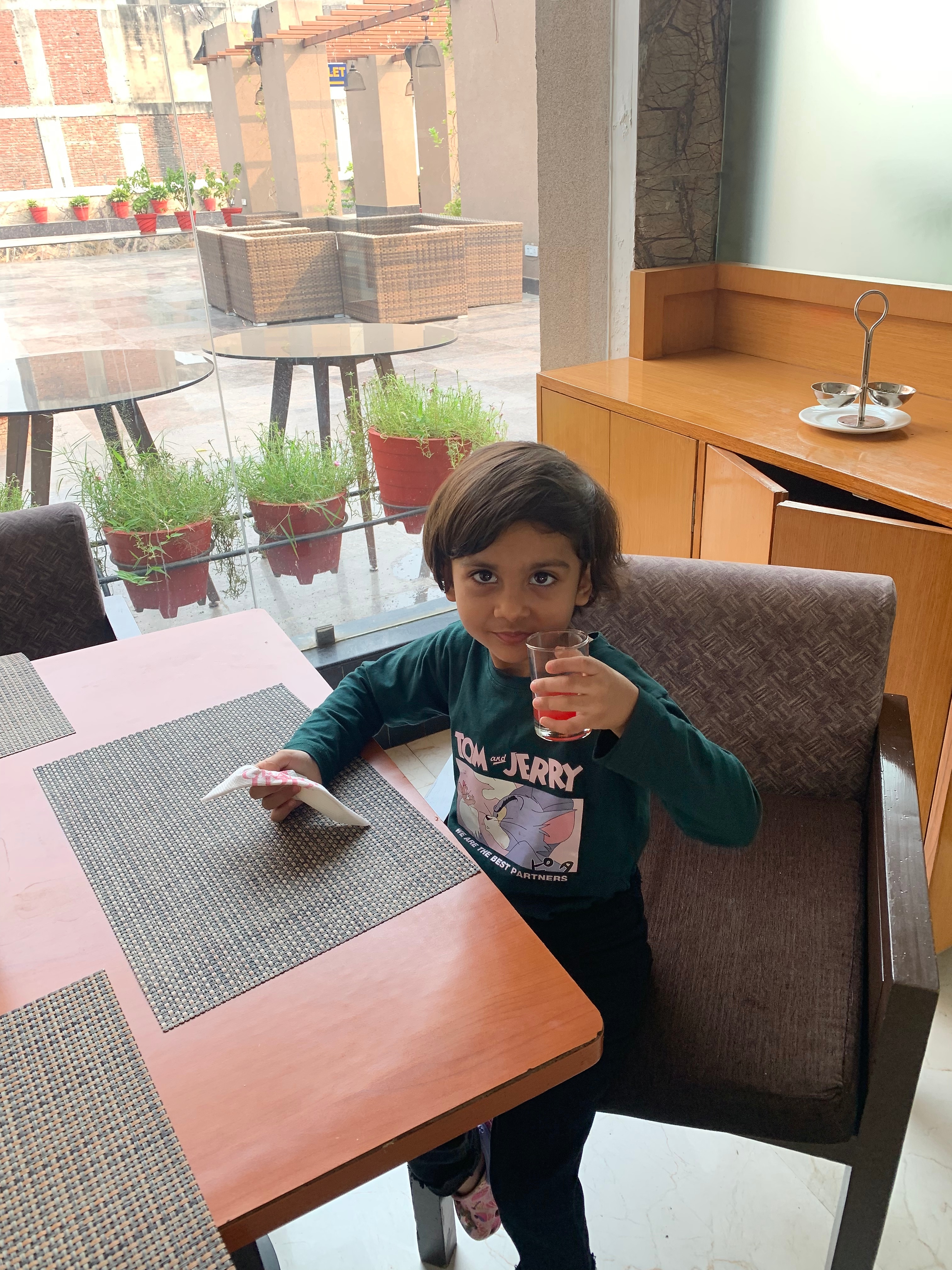 The Grand JBR 𝗕𝗢𝗢𝗞 Lucknow Hotel 𝘄𝗶𝘁𝗵 𝗙𝗥𝗘𝗘 𝗖𝗮𝗻𝗰𝗲𝗹𝗹𝗮𝘁𝗶𝗼𝗻