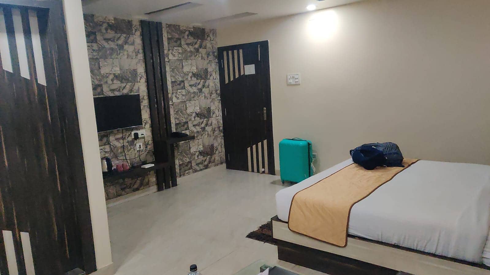 Hotel Lakefront 𝗕𝗢𝗢𝗞 Ranchi Hotel 𝘄𝗶𝘁𝗵 𝗙𝗥𝗘𝗘 𝗖𝗮𝗻𝗰𝗲𝗹𝗹𝗮𝘁𝗶𝗼𝗻