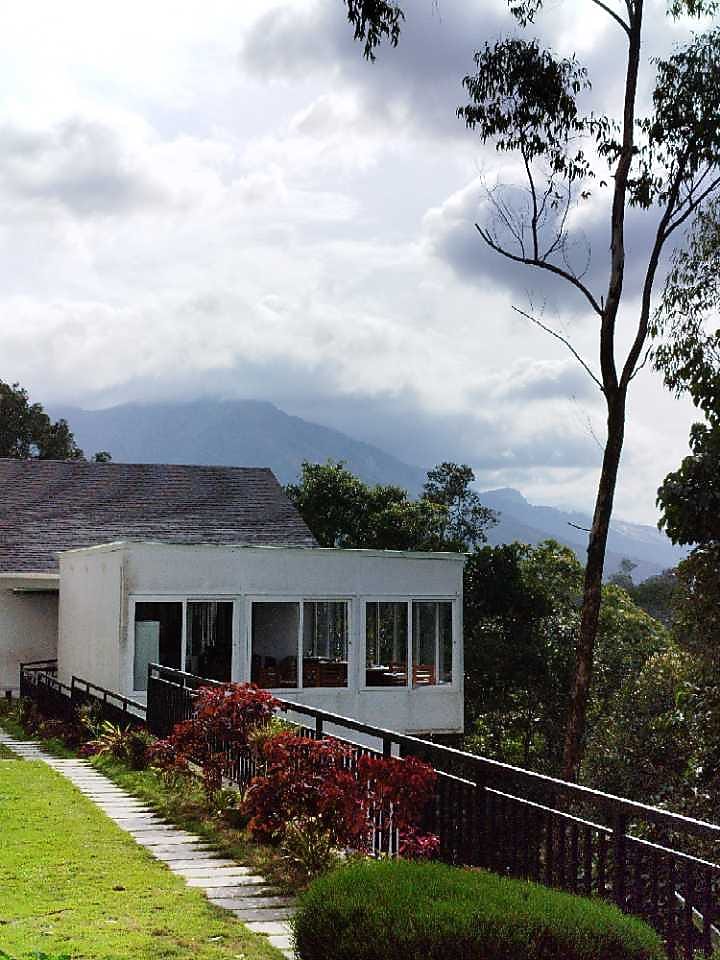 Sprise Munnar Resort & Spa 𝗕𝗢𝗢𝗞 Munnar Resort 𝘄𝗶𝘁𝗵 𝗙𝗥𝗘𝗘 𝗖𝗮𝗻𝗰𝗲𝗹𝗹𝗮𝘁𝗶𝗼𝗻