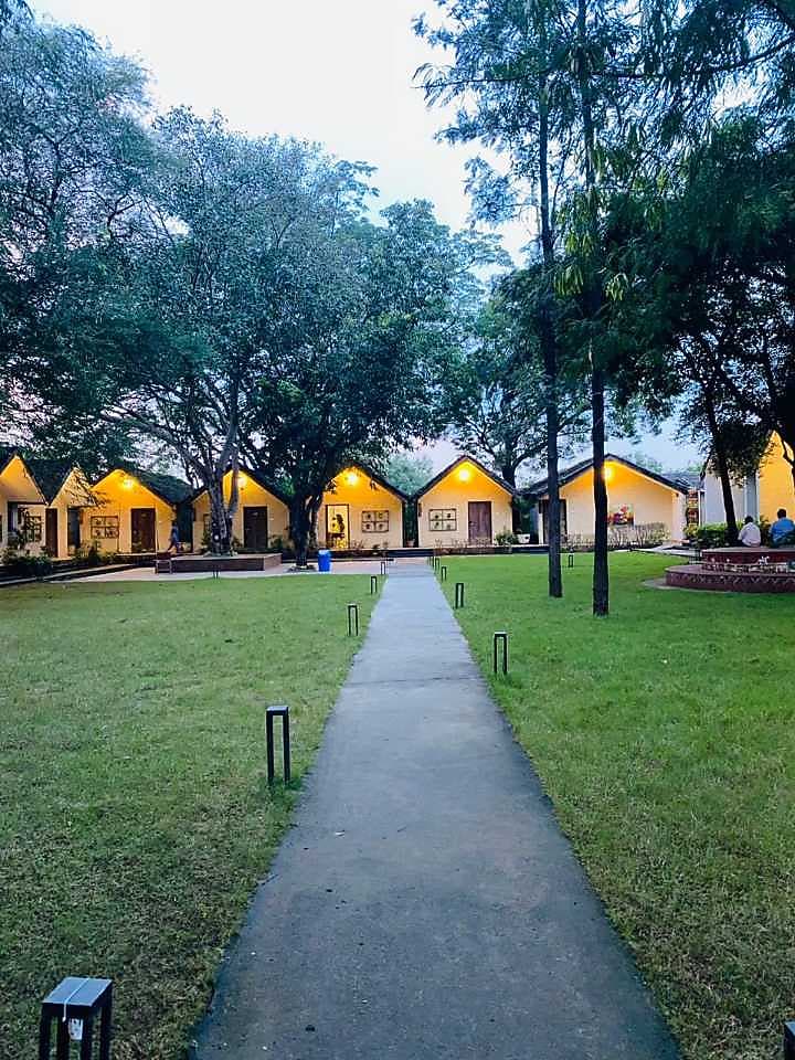 ARANYA RESORT(BY MRUGAVANI) 𝗕𝗢𝗢𝗞 Medchal Resort 𝘄𝗶𝘁𝗵 𝗙𝗥𝗘𝗘 𝗖𝗮𝗻𝗰𝗲𝗹𝗹𝗮𝘁𝗶𝗼𝗻