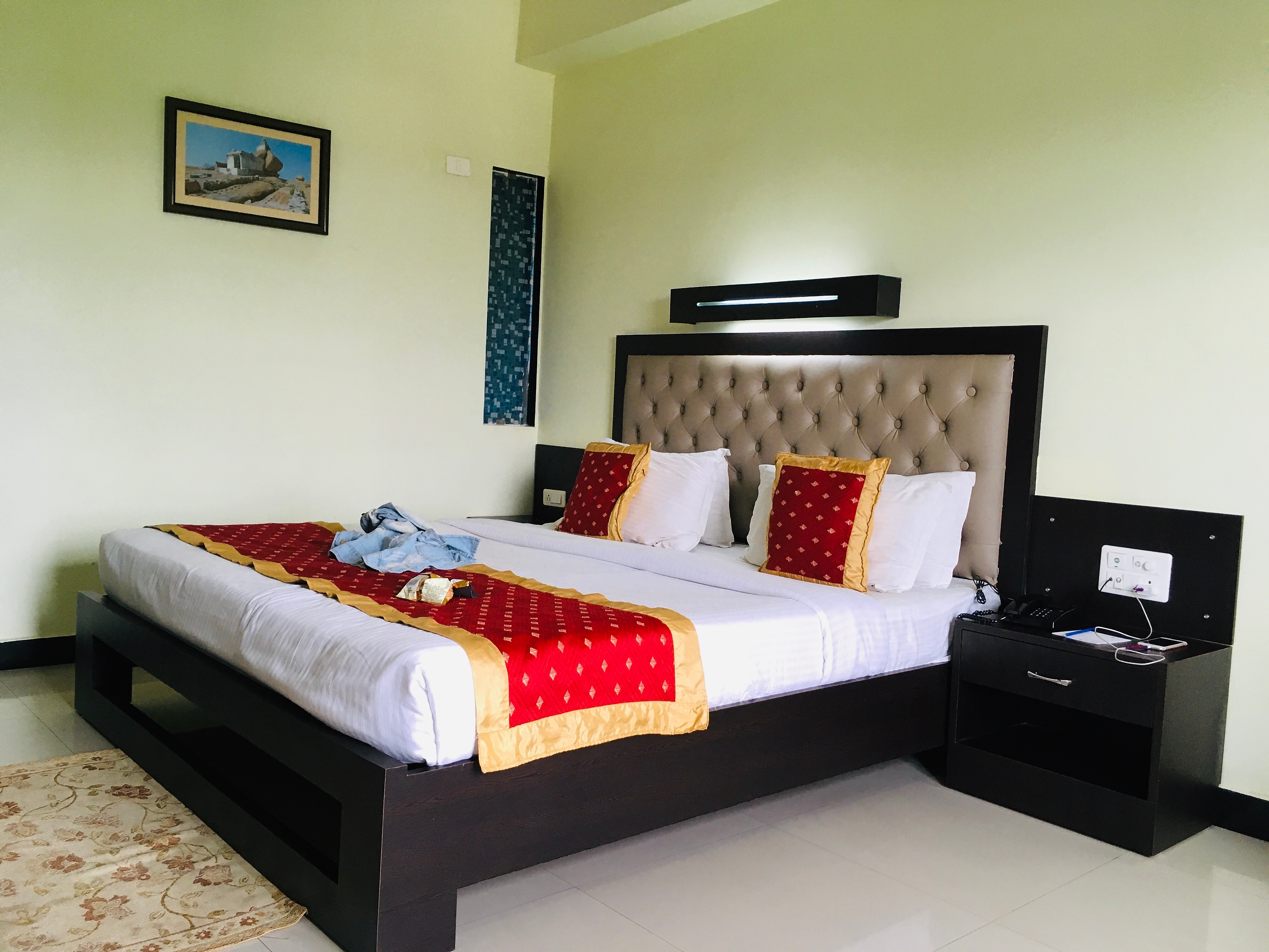 Hotel Hampi International Best Rates on Hospet Hotel Deals, Reviews ...