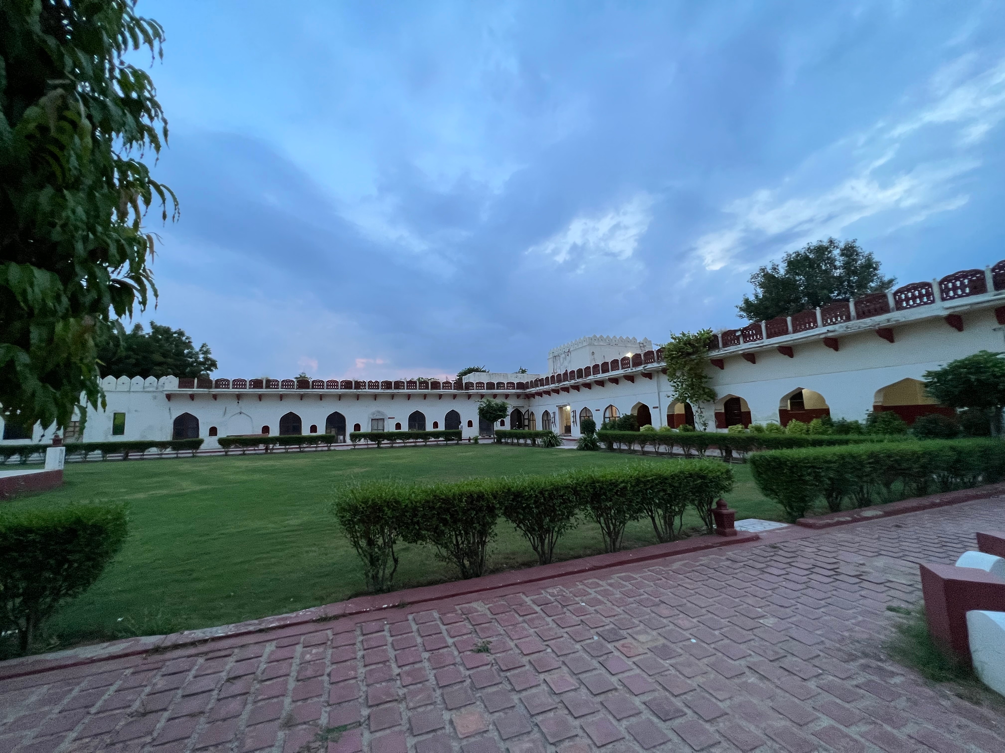 Surajgarh Fort 𝗕𝗢𝗢𝗞 Chirawa Hotel 𝘄𝗶𝘁𝗵 𝗙𝗥𝗘𝗘 𝗖𝗮𝗻𝗰𝗲𝗹𝗹𝗮𝘁𝗶𝗼𝗻