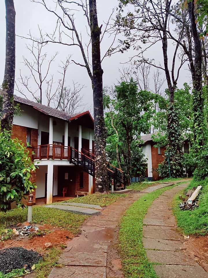Vythiri Mist Resort 𝗕𝗢𝗢𝗞 Wayanad Resort 𝘄𝗶𝘁𝗵 ₹𝟬 𝗣𝗔𝗬𝗠𝗘𝗡𝗧