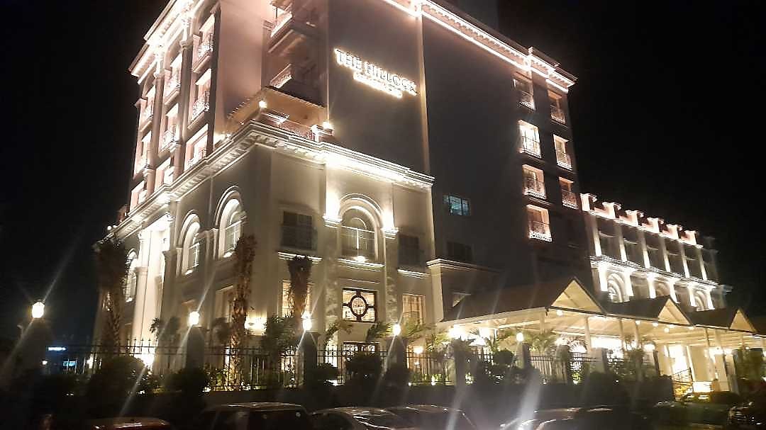 The Hillock Ahmedabad 𝗕𝗢𝗢𝗞 Ahmedabad Hotel 𝘄𝗶𝘁𝗵 ₹𝟬 𝗣𝗔𝗬𝗠𝗘𝗡𝗧