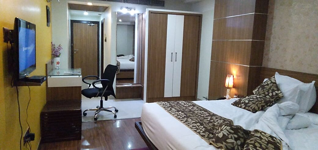 Maple Wood 𝗕𝗢𝗢𝗞 Ranchi Hotel 𝘄𝗶𝘁𝗵 𝗙𝗥𝗘𝗘 𝗖𝗮𝗻𝗰𝗲𝗹𝗹𝗮𝘁𝗶𝗼𝗻