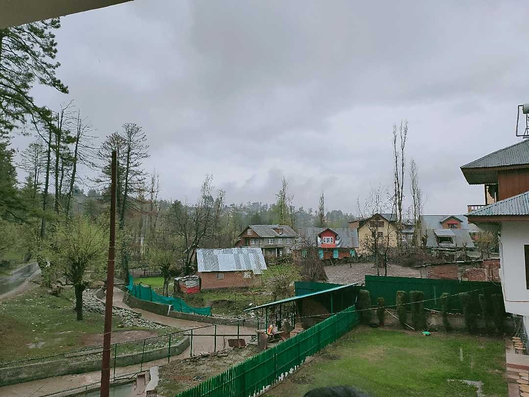 Hotel Gulmarg House Best Rates on Gulmarg Hotel Deals, Reviews & Photos