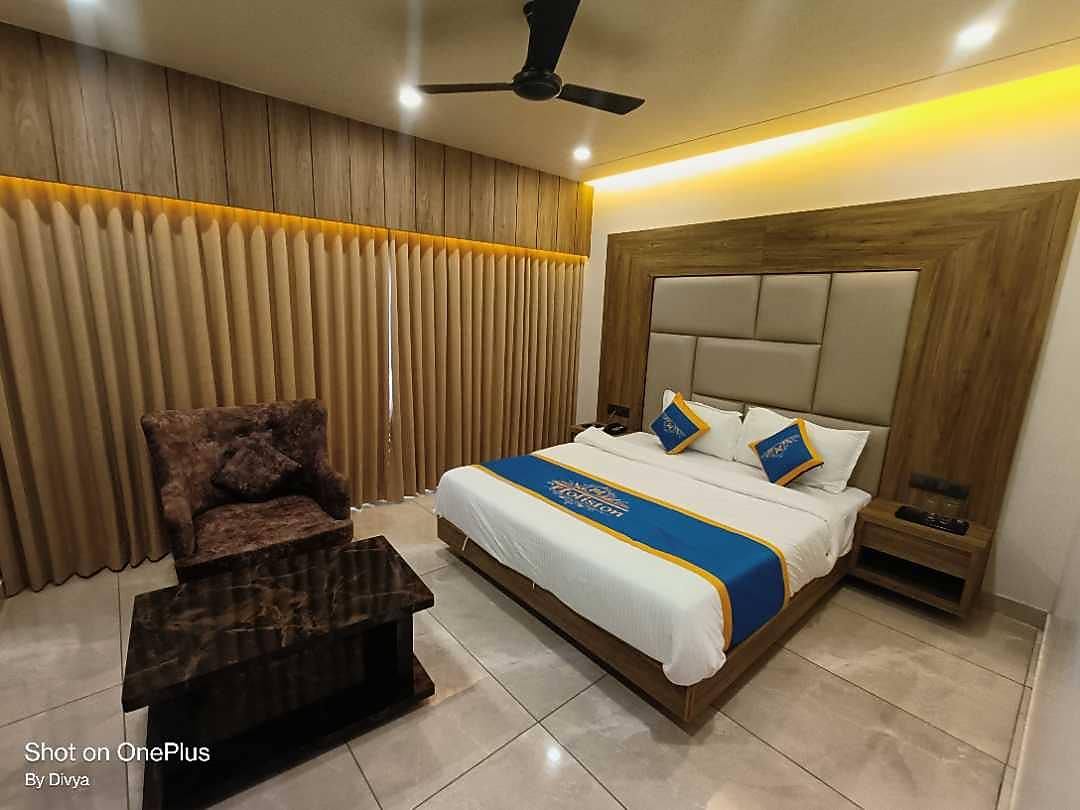 Hotel Holiston 𝗕𝗢𝗢𝗞 Dwarka Hotel 𝘄𝗶𝘁𝗵 ₹𝟬 𝗣𝗔𝗬𝗠𝗘𝗡𝗧