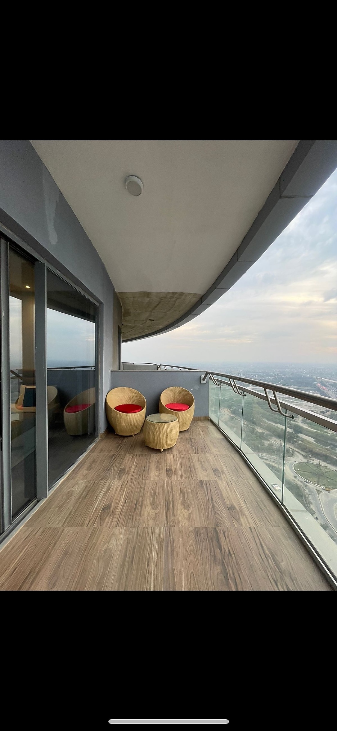 Supertech Supernova Spira 𝗕𝗢𝗢𝗞 Noida Luxury Camp 𝘄𝗶𝘁𝗵 𝗙𝗥𝗘𝗘 𝗖𝗮𝗻𝗰𝗲𝗹𝗹𝗮𝘁𝗶𝗼𝗻