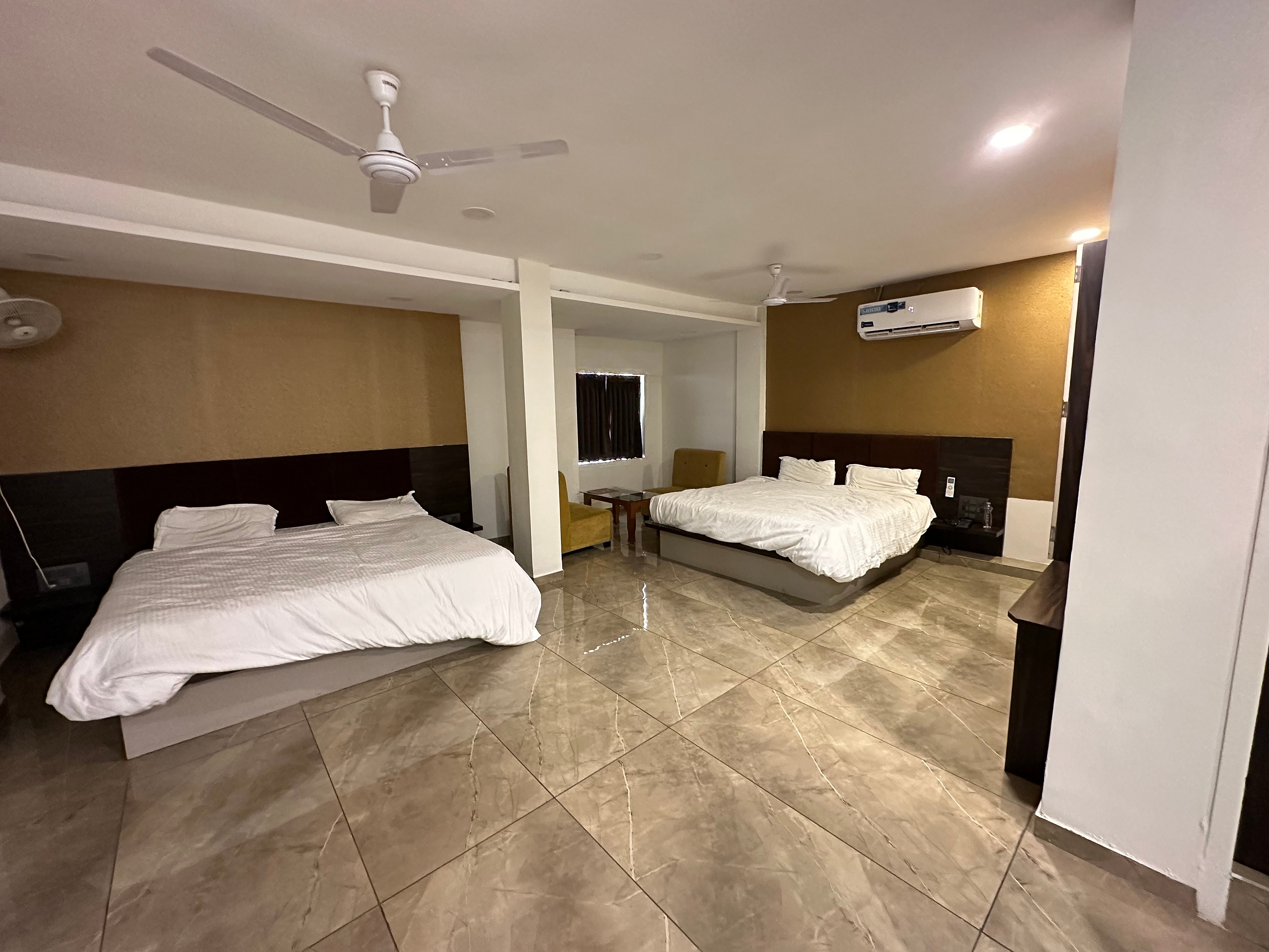 The Grand Unity 𝗕𝗢𝗢𝗞 Rajpipla Hotel 𝘄𝗶𝘁𝗵 𝗙𝗥𝗘𝗘 𝗖𝗮𝗻𝗰𝗲𝗹𝗹𝗮𝘁𝗶𝗼𝗻