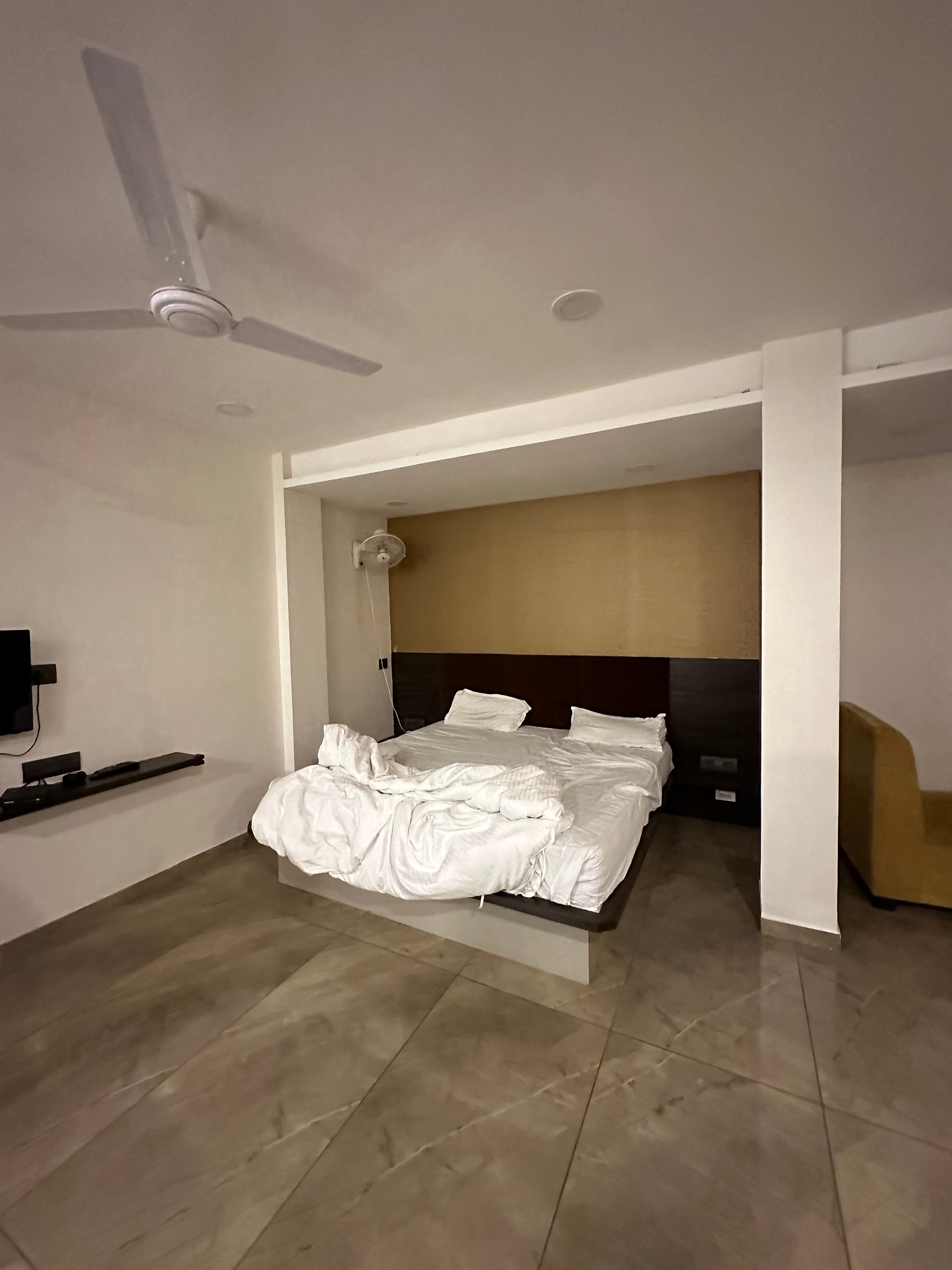 The Grand Unity 𝗕𝗢𝗢𝗞 Rajpipla Hotel 𝘄𝗶𝘁𝗵 𝗙𝗥𝗘𝗘 𝗖𝗮𝗻𝗰𝗲𝗹𝗹𝗮𝘁𝗶𝗼𝗻