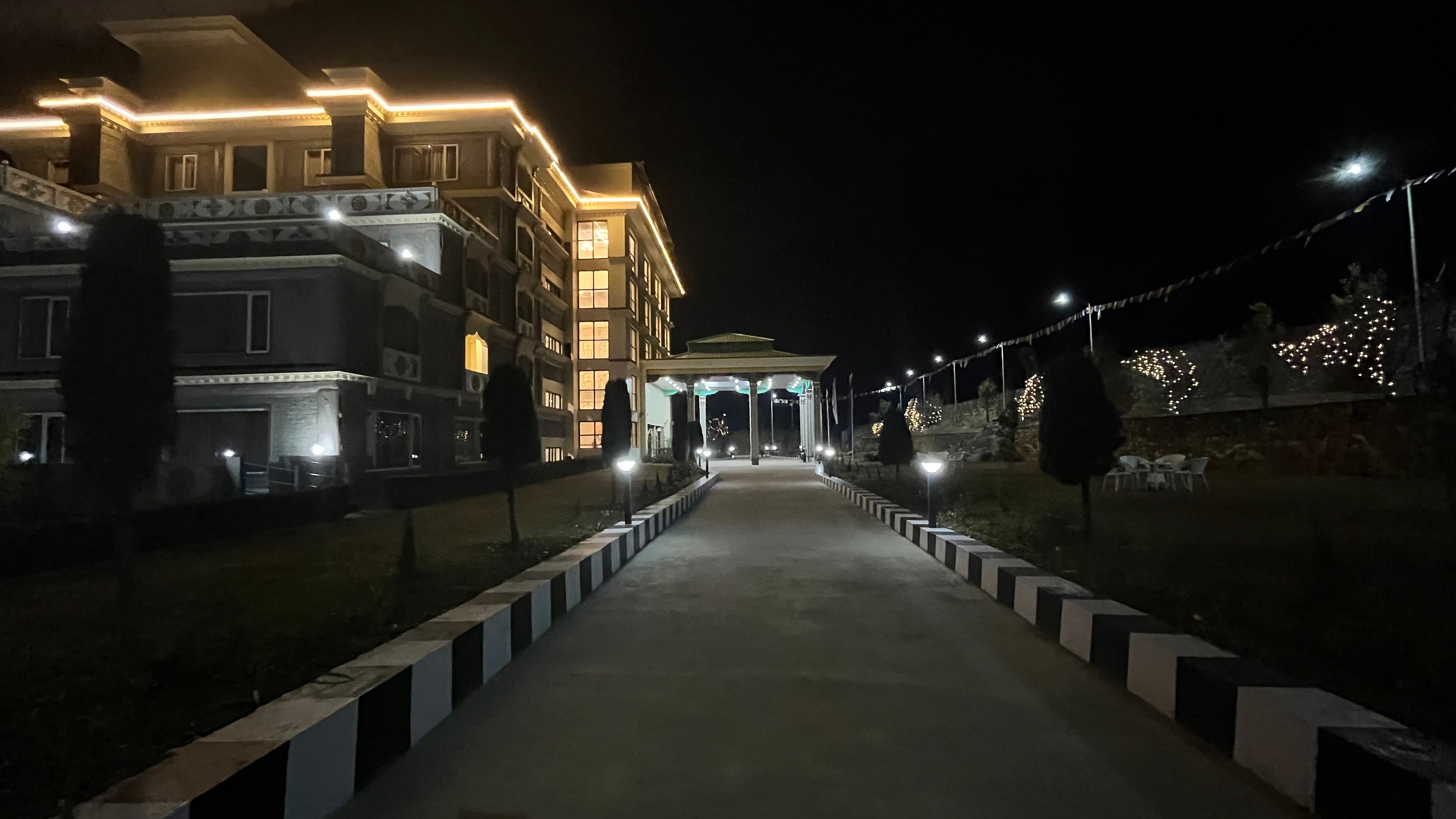 Hotel Rigsel 𝗕𝗢𝗢𝗞 Bomdila Hotel 𝘄𝗶𝘁𝗵 ₹𝟬 𝗣𝗔𝗬𝗠𝗘𝗡𝗧