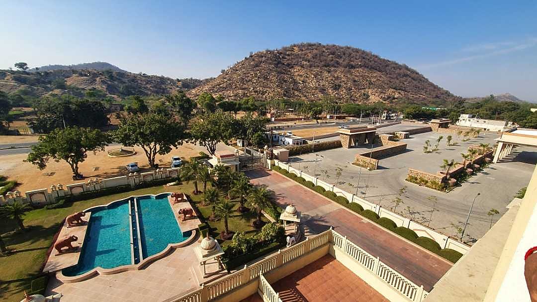 Indana Palace Jaipur 𝗕𝗢𝗢𝗞 Jaipur Hotel 𝘄𝗶𝘁𝗵 𝗙𝗥𝗘𝗘 𝗖𝗮𝗻𝗰𝗲𝗹𝗹𝗮𝘁𝗶𝗼𝗻
