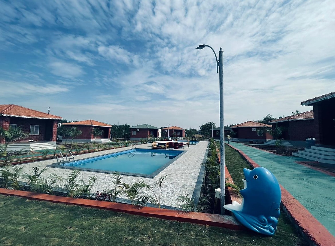 GREEN VILLAGE RESORT 𝗕𝗢𝗢𝗞 Akkalkot Resort 𝘄𝗶𝘁𝗵 𝗙𝗥𝗘𝗘 𝗖𝗮𝗻𝗰𝗲𝗹𝗹𝗮𝘁𝗶𝗼𝗻