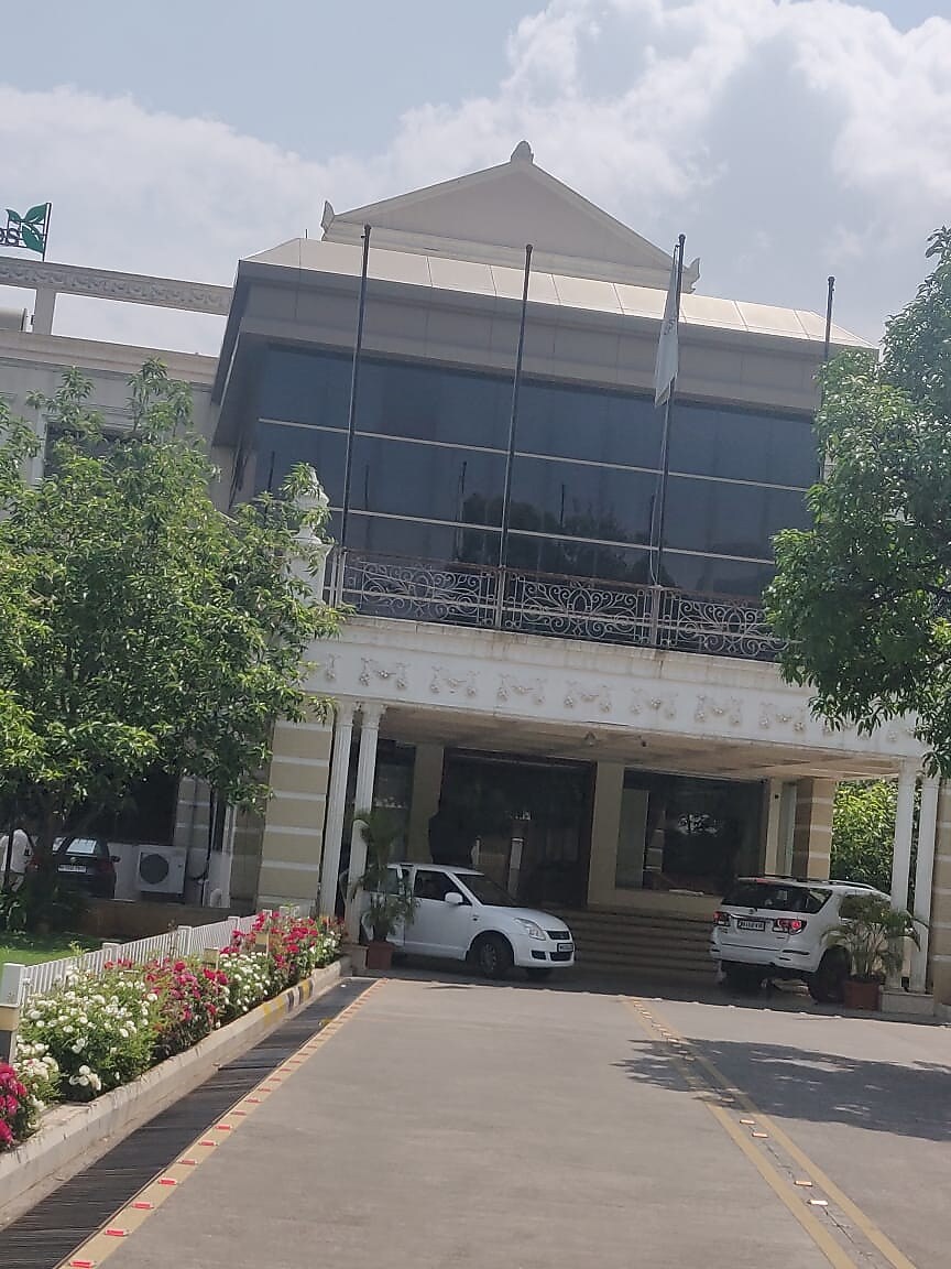 THREE LEAVES HOTEL 𝗕𝗢𝗢𝗞 Trimbak Hotel 𝘄𝗶𝘁𝗵 𝗙𝗥𝗘𝗘 𝗖𝗮𝗻𝗰𝗲𝗹𝗹𝗮𝘁𝗶𝗼𝗻