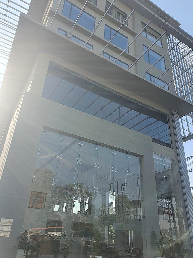 Lemon Tree Hotel Haridwar 𝗕𝗢𝗢𝗞 Haridwar Hotel 𝘄𝗶𝘁𝗵 𝗙𝗥𝗘𝗘 𝗖𝗮𝗻𝗰𝗲𝗹𝗹𝗮𝘁𝗶𝗼𝗻