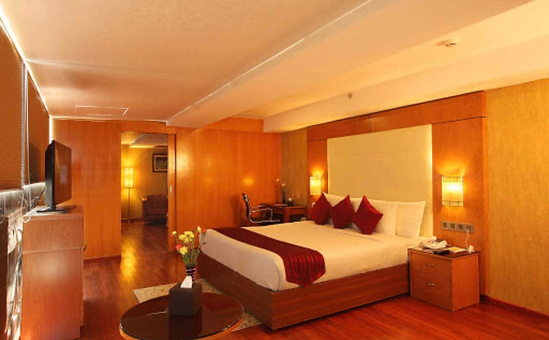 The Garuda 헕헢헢헞 Thrissur Hotel
