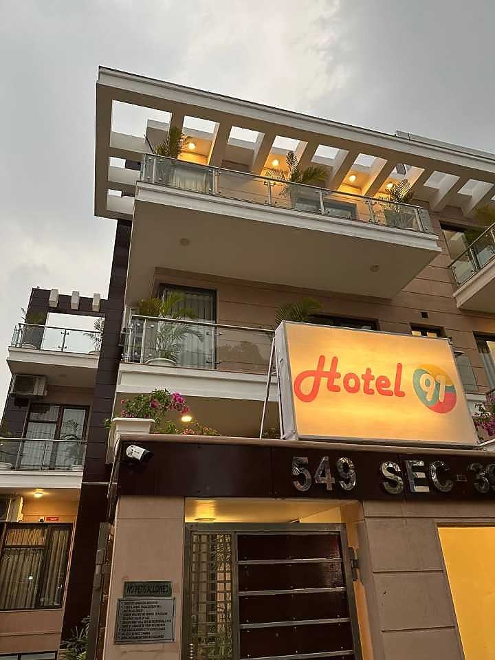 Hotel 91 Medanta 100% Money Back 𝗕𝗢𝗢𝗞 Gurgaon Hotel 𝘄𝗶𝘁𝗵 𝗙𝗥𝗘𝗘 𝗖𝗮𝗻𝗰𝗲𝗹𝗹𝗮𝘁𝗶𝗼𝗻