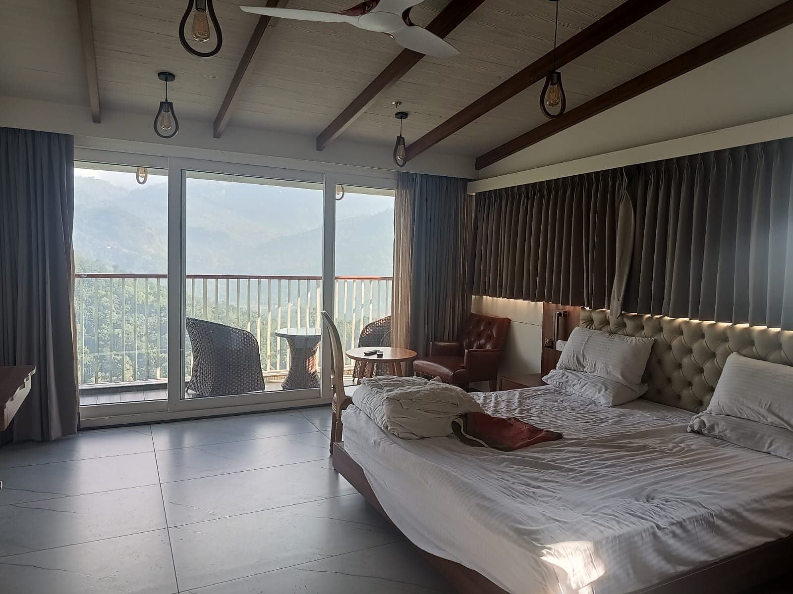 British County Resorts 𝗕𝗢𝗢𝗞 Munnar Resort 𝘄𝗶𝘁𝗵 𝗙𝗥𝗘𝗘 𝗖𝗮𝗻𝗰𝗲𝗹𝗹𝗮𝘁𝗶𝗼𝗻