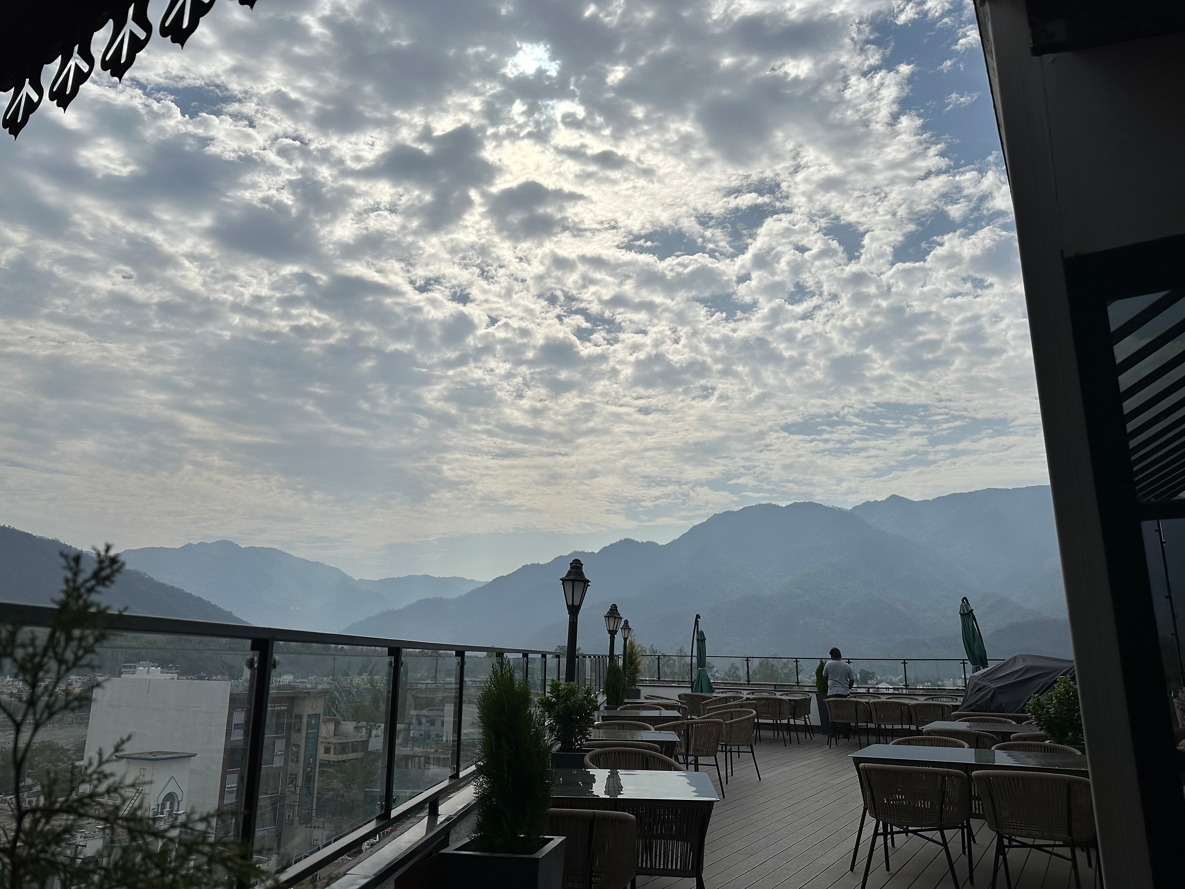 Clarks Inn Express Rishikesh 𝗕𝗢𝗢𝗞 Rishikesh Hotel 𝘄𝗶𝘁𝗵 𝗙𝗥𝗘𝗘 𝗖𝗮𝗻𝗰𝗲𝗹𝗹𝗮𝘁𝗶𝗼𝗻