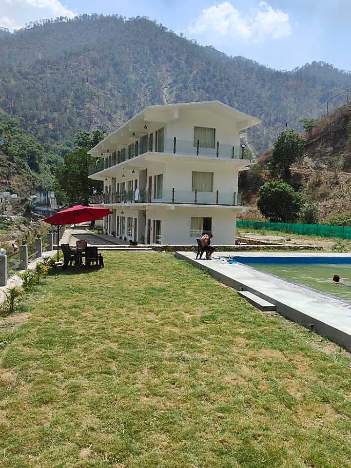 The River side Resort, kaichi dham 𝗕𝗢𝗢𝗞 Kosya Kutauli Resort 𝘄𝗶𝘁𝗵 𝗙𝗥𝗘𝗘 ...