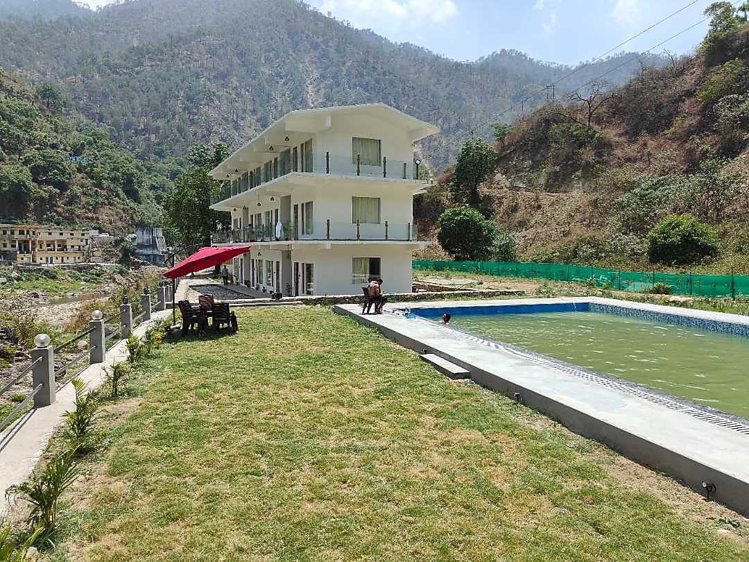 The River side Resort, kaichi dham 𝗕𝗢𝗢𝗞 Kosya Kutauli Resort 𝘄𝗶𝘁𝗵 𝗙𝗥𝗘𝗘 ...