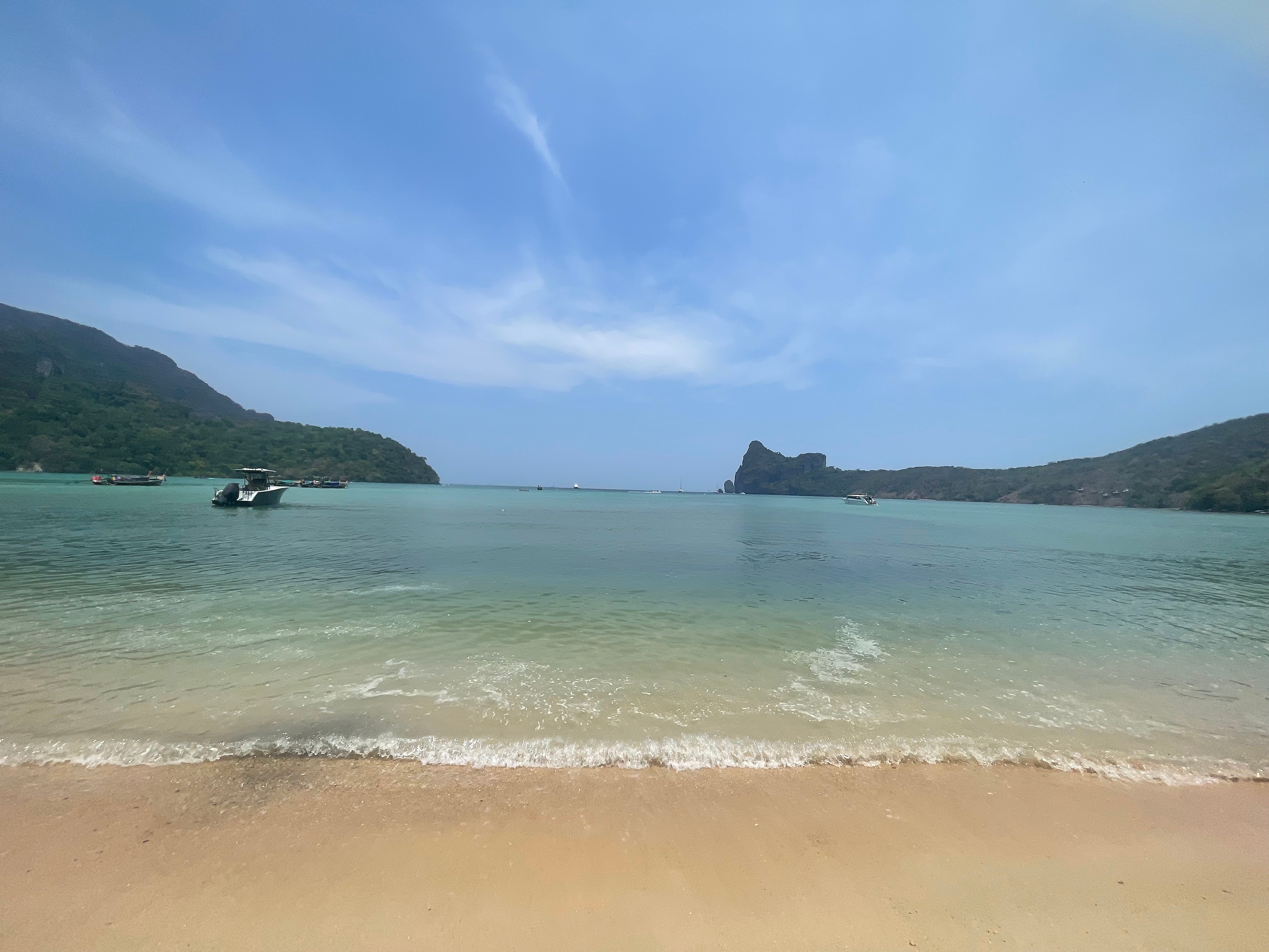 Ibiza House 𝗕𝗢𝗢𝗞 Phi Phi Hotel 𝘄𝗶𝘁𝗵 𝗙𝗥𝗘𝗘 𝗖𝗮𝗻𝗰𝗲𝗹𝗹𝗮𝘁𝗶𝗼𝗻