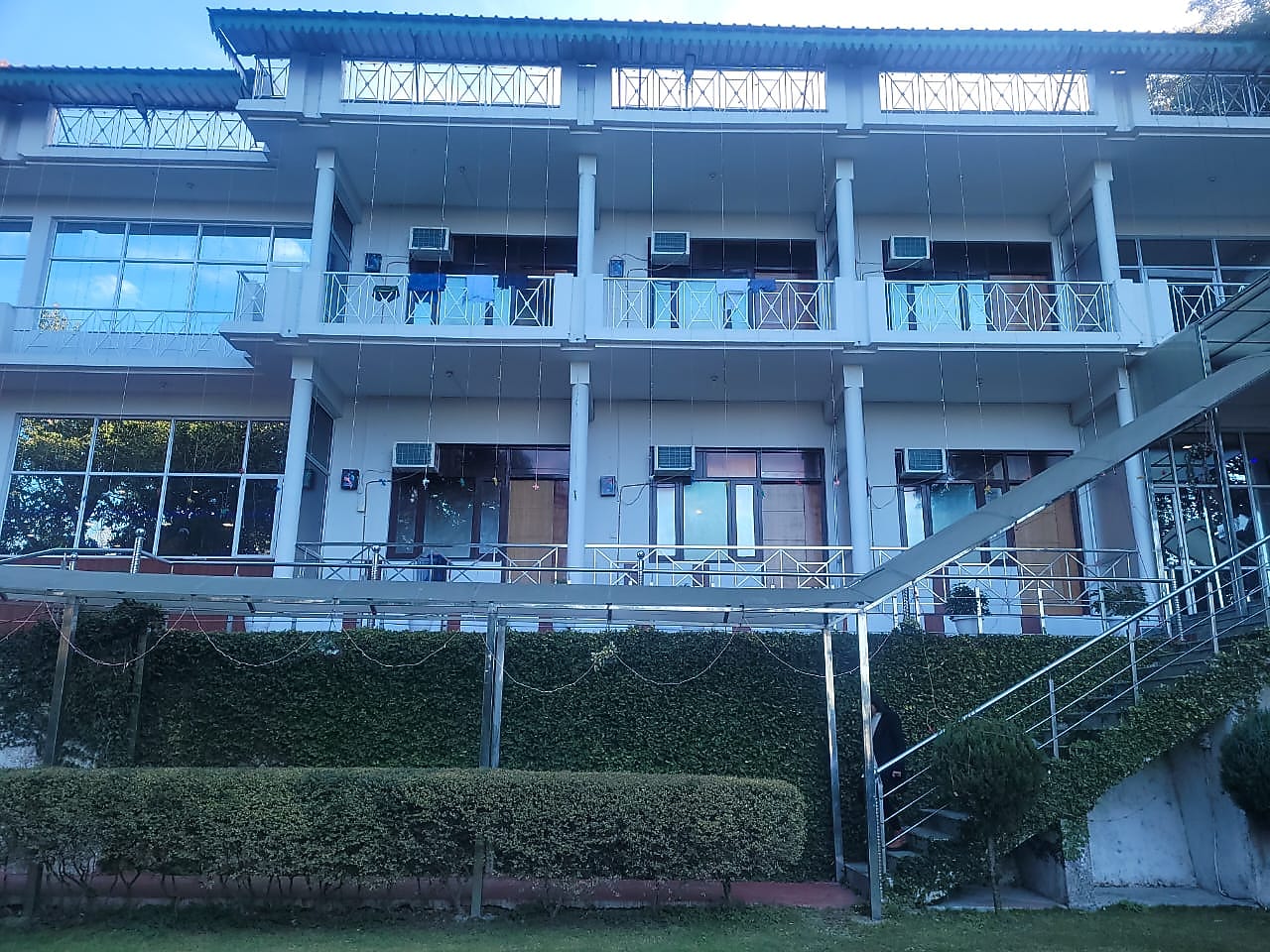 The Pine Oak Resort 𝗕𝗢𝗢𝗞 Bhimtal Resort 𝘄𝗶𝘁𝗵 𝗙𝗥𝗘𝗘 𝗖𝗮𝗻𝗰𝗲𝗹𝗹𝗮𝘁𝗶𝗼𝗻