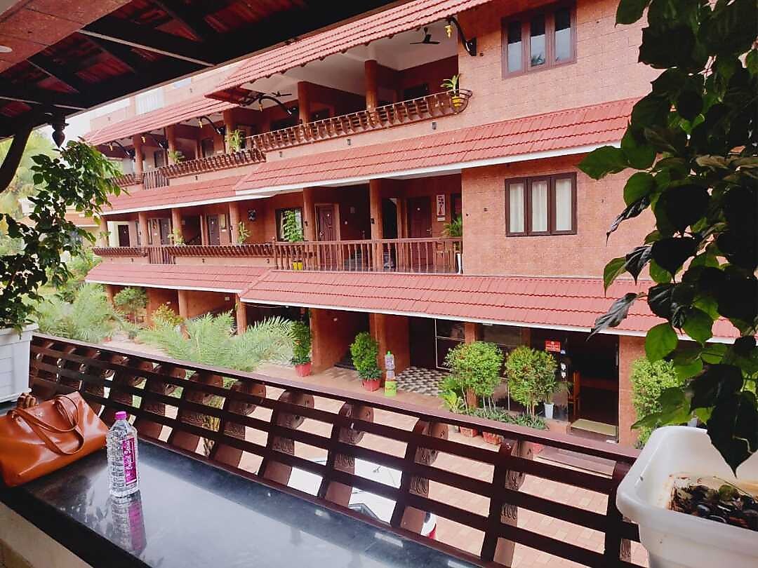 AARONIC STAY SAFE 𝗕𝗢𝗢𝗞 Varkala Hotel 𝘄𝗶𝘁𝗵 𝗙𝗥𝗘𝗘 𝗖𝗮𝗻𝗰𝗲𝗹𝗹𝗮𝘁𝗶𝗼𝗻