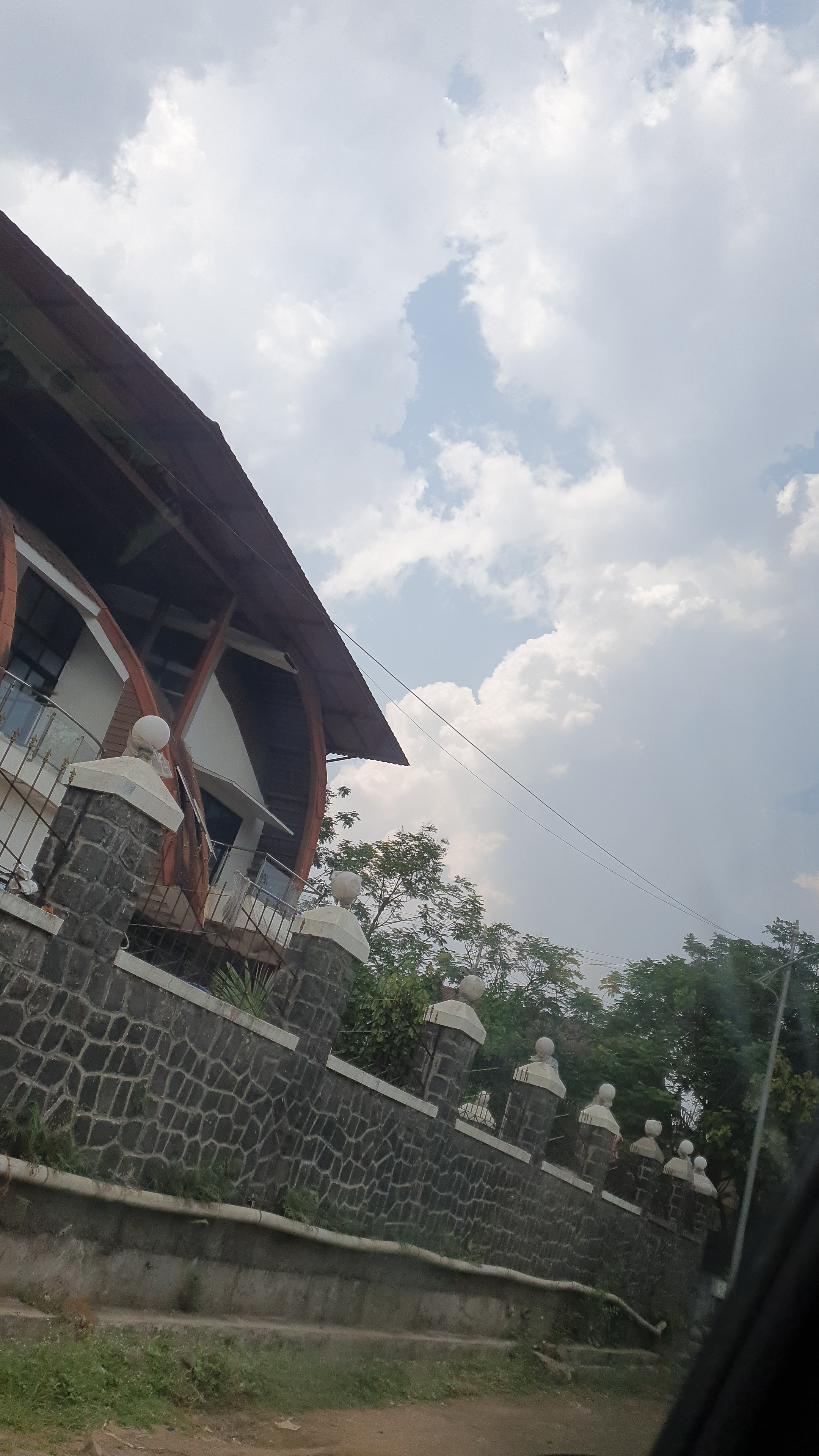 Aureole Mrida, Lonavala 𝗕𝗢𝗢𝗞 Lonavala Hotel 𝘄𝗶𝘁𝗵 ₹𝟬 𝗣𝗔𝗬𝗠𝗘𝗡𝗧