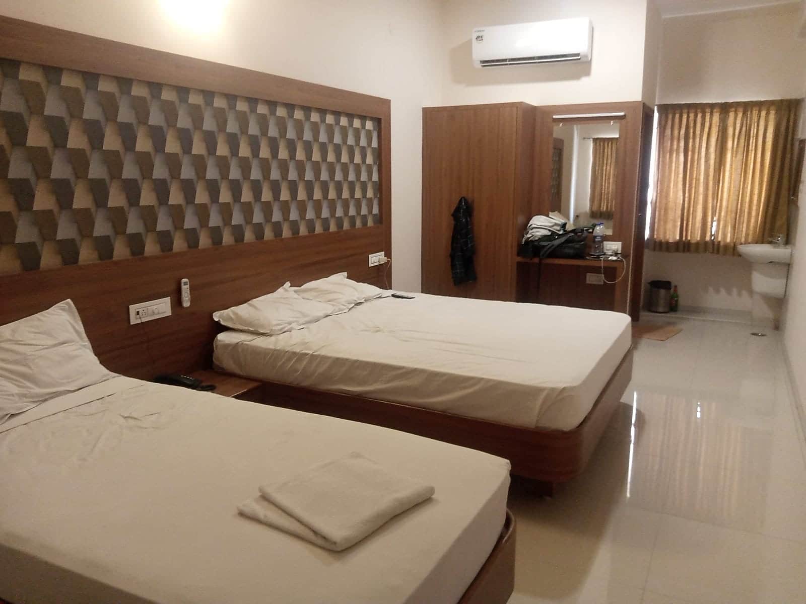 Hotel Gokul Grande 100% Money Back 𝗕𝗢𝗢𝗞 Erode Hotel 𝘄𝗶𝘁𝗵 ₹𝟬 𝗣𝗔𝗬𝗠𝗘𝗡𝗧