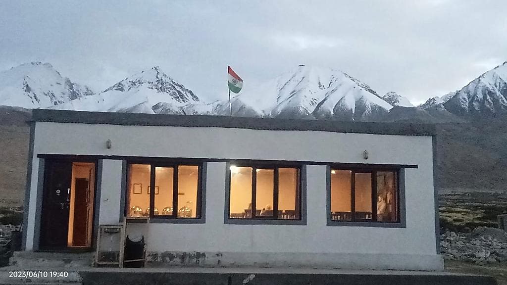 Pangong Tso Eco Resort | Lake-view Cottages 𝗕𝗢𝗢𝗞 Pangong Cottage 𝘄𝗶𝘁𝗵 ...