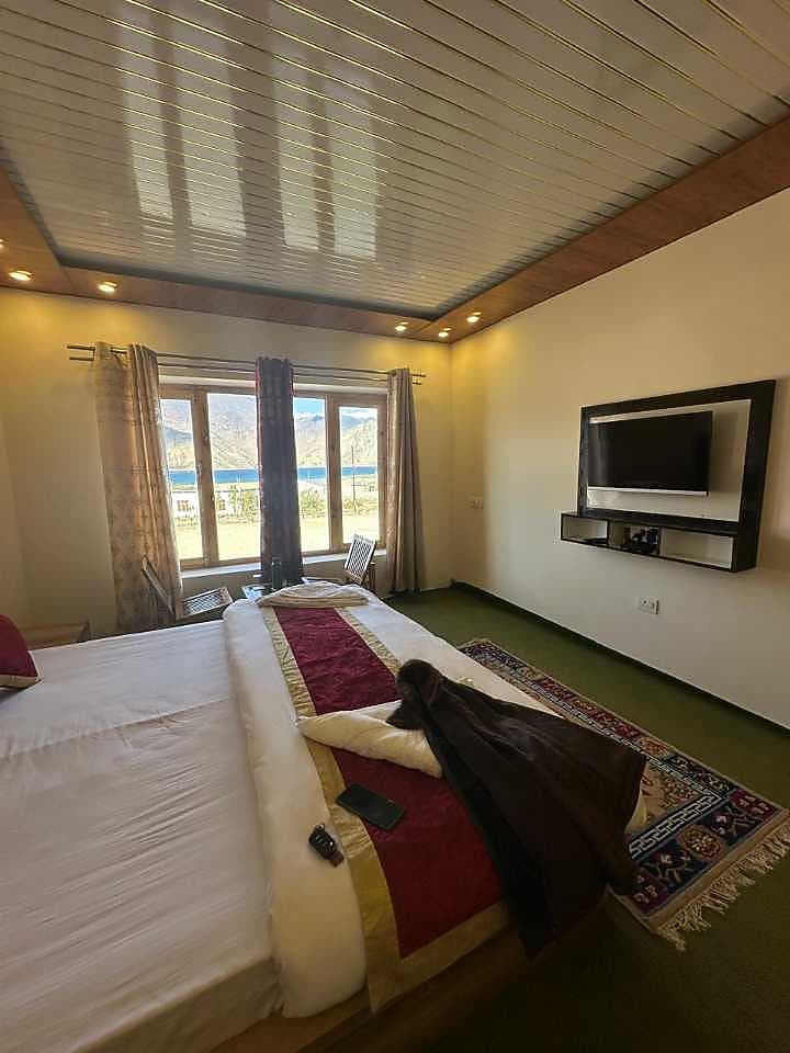 Grand Himalayan Home Stay 𝗕𝗢𝗢𝗞 Pangong Homestay 𝘄𝗶𝘁𝗵 𝗙𝗥𝗘𝗘 𝗖𝗮𝗻𝗰𝗲𝗹𝗹𝗮𝘁𝗶𝗼𝗻