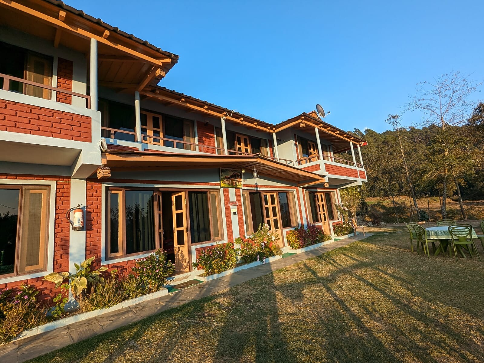 Binsar Oak Paradise 𝗕𝗢𝗢𝗞 Binsar Hotel 𝘄𝗶𝘁𝗵 𝗙𝗥𝗘𝗘 𝗖𝗮𝗻𝗰𝗲𝗹𝗹𝗮𝘁𝗶𝗼𝗻