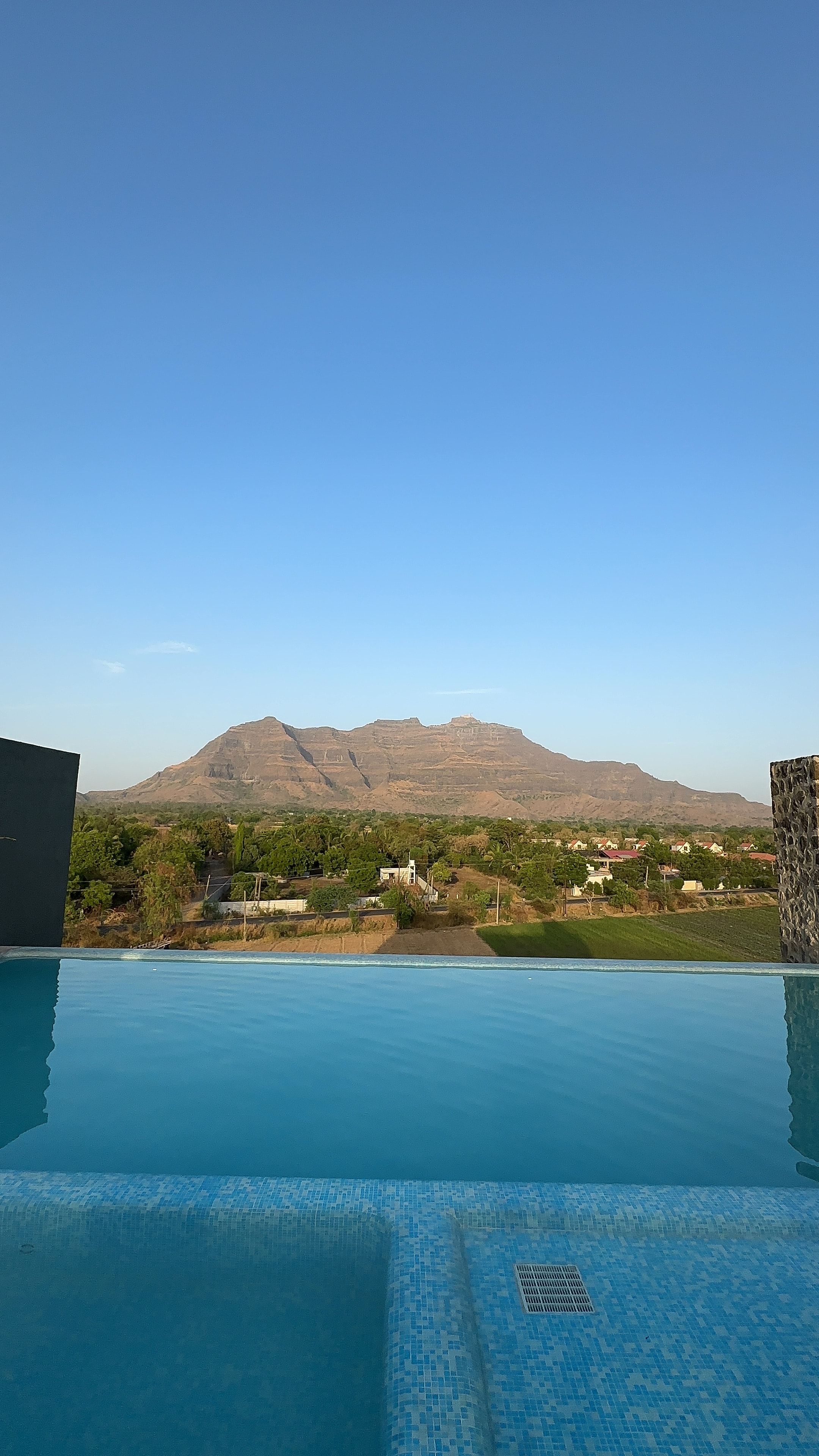 Basalt Paradise Resort and Spa 𝗕𝗢𝗢𝗞 Halol Hotel 𝘄𝗶𝘁𝗵 𝗙𝗥𝗘𝗘 𝗖𝗮𝗻𝗰𝗲𝗹𝗹𝗮𝘁𝗶𝗼𝗻