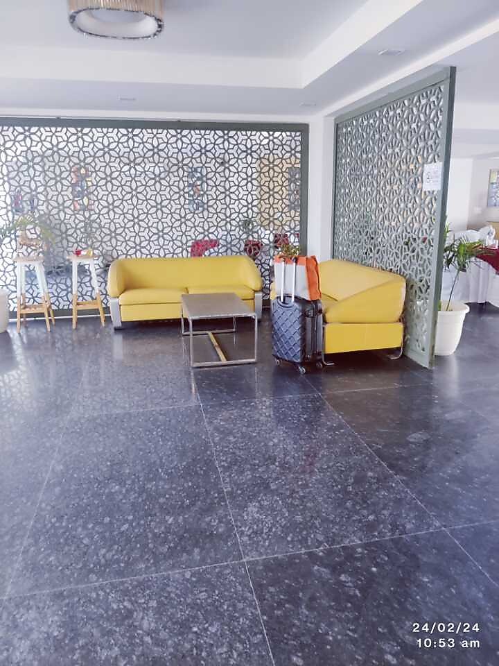 Limewood Stay Silver Studio Apartment Near Golf Course Road, Gurgaon ...