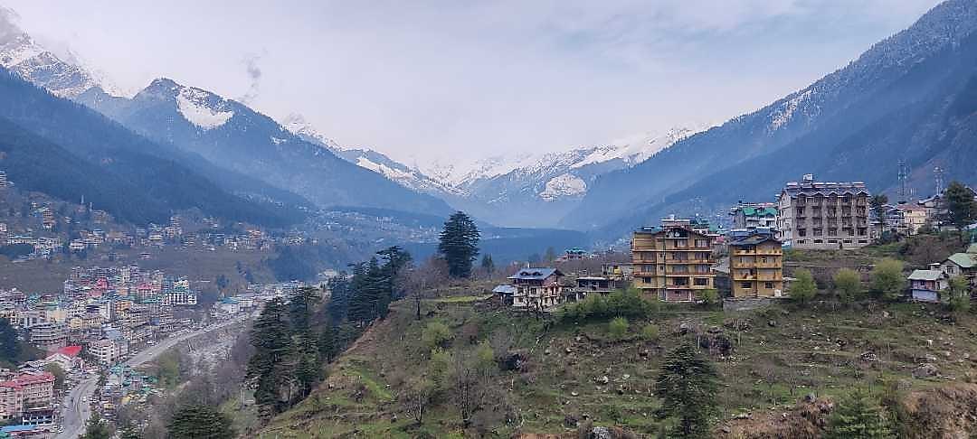 Tiaraa Hotels and Resorts Manali 𝗕𝗢𝗢𝗞 Manali Resort 𝘄𝗶𝘁𝗵 ₹𝟬 𝗣𝗔𝗬𝗠𝗘𝗡𝗧