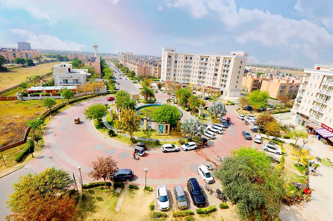 Pearl Suites At Omaxe Eternity 𝗕𝗢𝗢𝗞 Vrindavan Apart-hotel 𝘄𝗶𝘁𝗵 𝗙𝗥𝗘𝗘 ...