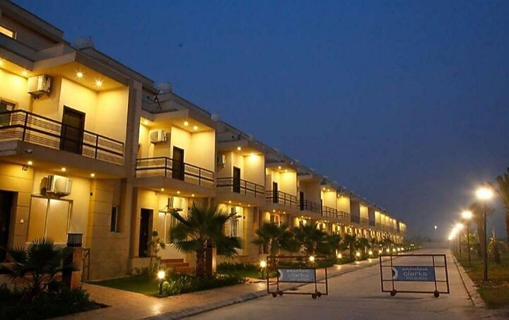 Pearl Suites At Omaxe Eternity 𝗕𝗢𝗢𝗞 Vrindavan Apart-hotel 𝘄𝗶𝘁𝗵 𝗙𝗥𝗘𝗘 ...