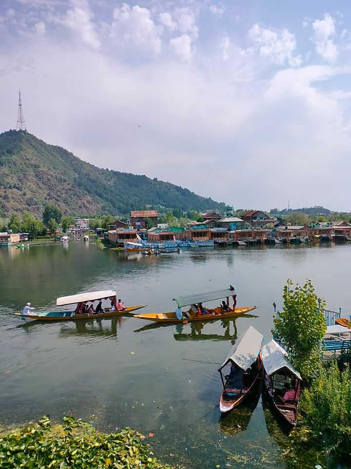 Photos of hayat group of houseboats - Houseboat in Srinagar