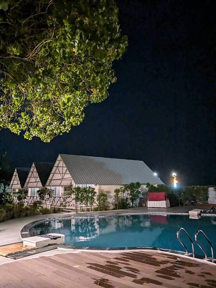 Praveg Beach Resort Daman, Lighthouse Beach 𝗕𝗢𝗢𝗞 Daman Cottage 𝘄𝗶𝘁𝗵 ...