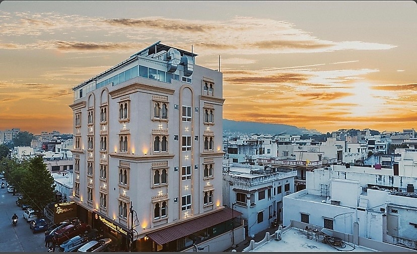 Photos of Raghunandan Palace - 500 Mtrs away from Railway Station ...