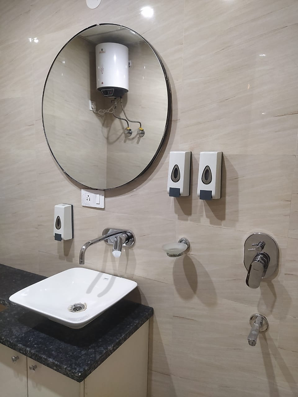 Limewood Stay Silver Studio Apartment Near Golf Course Road, Gurgaon ...