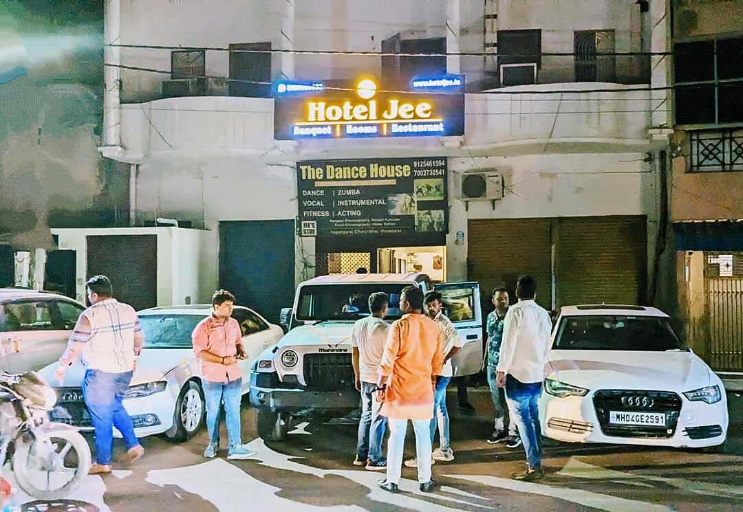Hotel Jee 𝗕𝗢𝗢𝗞 Varanasi Hotel 𝘄𝗶𝘁𝗵 𝗙𝗥𝗘𝗘 𝗖𝗮𝗻𝗰𝗲𝗹𝗹𝗮𝘁𝗶𝗼𝗻