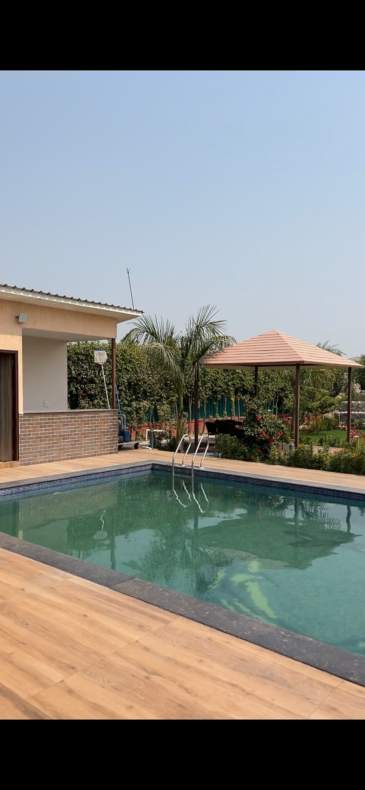 NF27 2bhk luxury farm house big pool party relax by instay 𝗕𝗢𝗢𝗞 Noida Farm House 𝘄𝗶𝘁𝗵 𝗙𝗥𝗘𝗘 ...